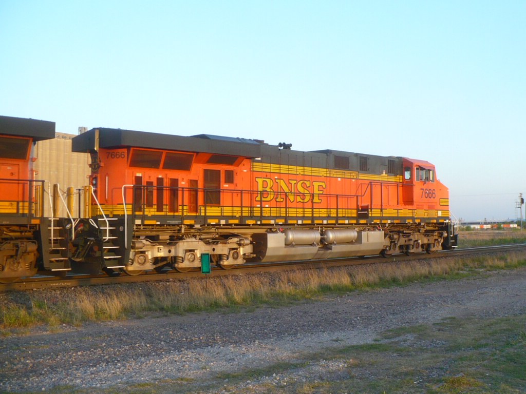 BNSF 7666